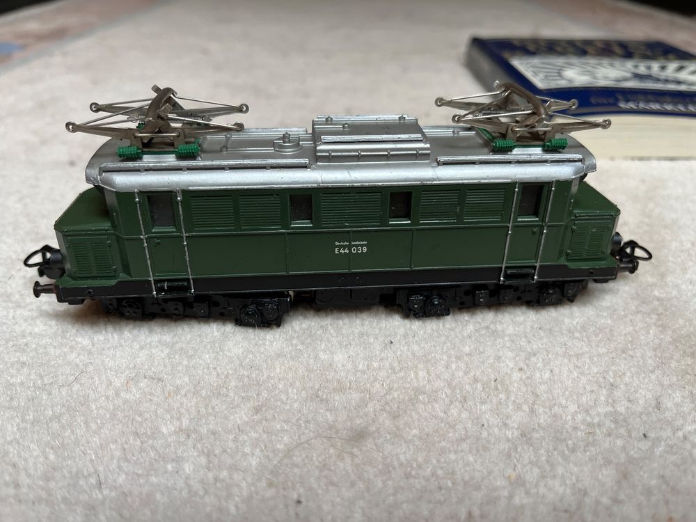Märklin 3011 DB E-lok E44 039 guter Zustand (Gebraucht) in Schlieren für CHF 50 – mit Lieferung ...