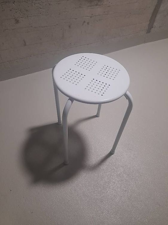 kleiner Stuhl Hocker (Gebraucht) in heitenried für CHF 5 – nur Abholung auf Ricardo kaufen