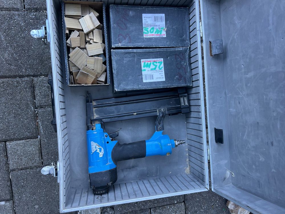 Pressluftnagler (Gebraucht) in Studen SZ für CHF 50 – nur Abholung auf ...