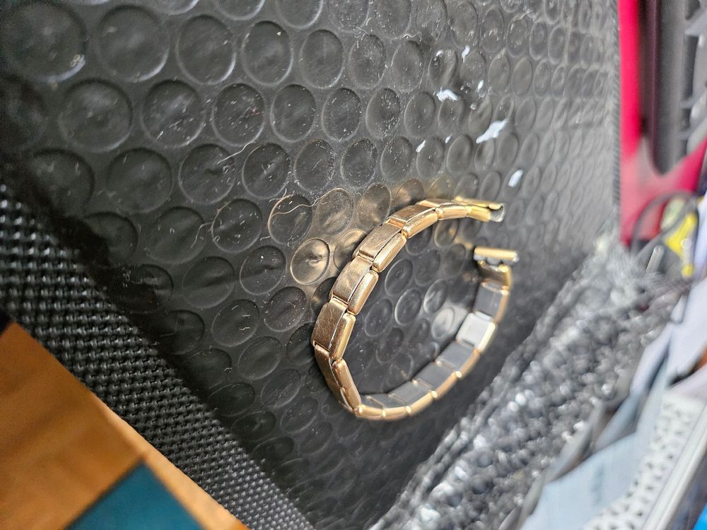 Uhrenband (Gebraucht) in Aefligen für CHF 1 – mit Lieferung auf Ricardo kaufen