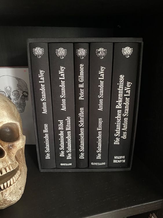 Die Erweiterte Satanische Bibliothek (Gebraucht) in Walterswil SO für CHF 45 – mit Lieferung auf ...