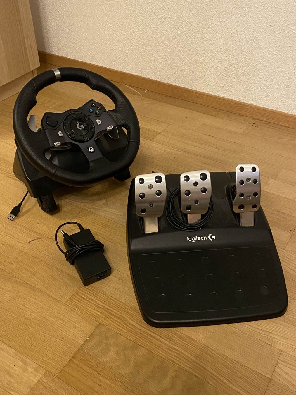Logitech G920 Driving Force Rennlenkrad - Top Zustand! (Gebraucht) in ...