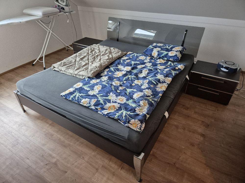 Bett mit zwei Nachttischen zu verkaufen (Gebraucht) in Tagelswangen für ...