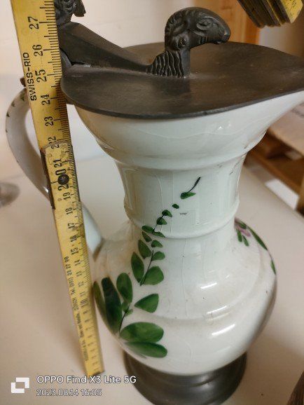 schöner, bemalter Krug mit Deckel zu verkaufen (Gebraucht) in Weinfelden für CHF 7 – mit ...