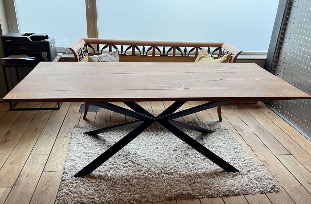 Holztisch Mit Metallgestell