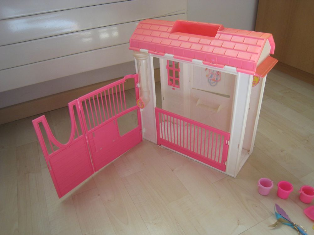 altes Barbie Stall Haus mit viel Zubehör | Kaufen auf Ricardo
