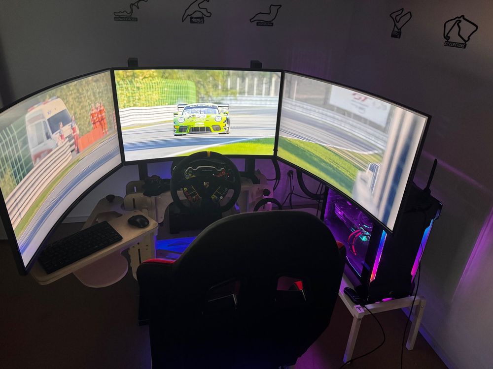 Ultimatives Profi Racing-Simulator mit Triple-Screen Setup (Gebraucht ...