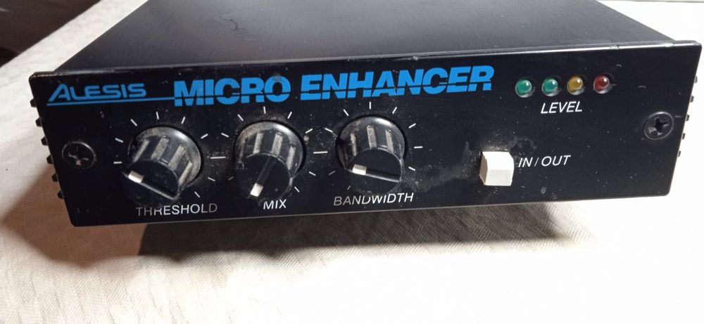 Alesis Micro Enhancer (Defekt) in für CHF 8 – mit Lieferung auf Ricardo ...