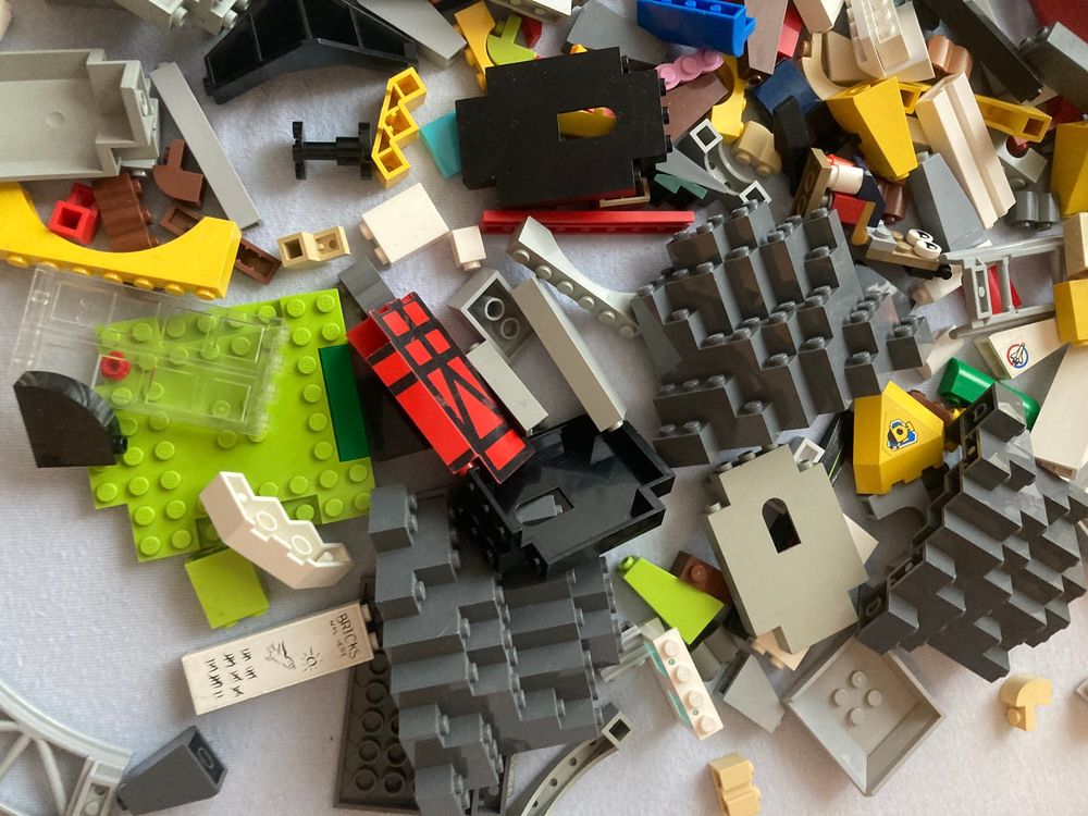 600 Gramm Lego Haus Burgen Schlösser Teile ab 1 Franken (Gebraucht) in Volketswil für CHF 12 ...