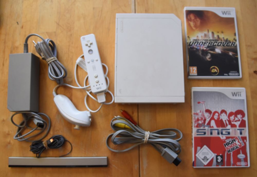 Wii Konsole Weiss mit 2 Games (Gebraucht) in Frenkendorf für CHF 55 ...