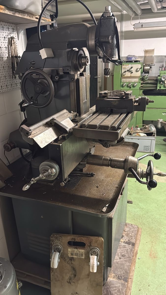 Deckel FP2 Fräsmaschine, Top Zustand, wenig gebraucht! (Gebraucht) in ...