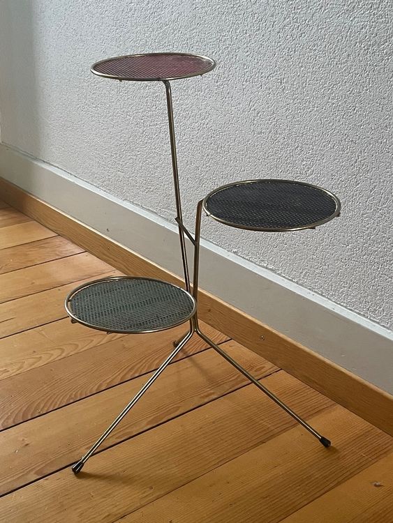 beistelltisch/blumentisch aus lochblech (Gebraucht) in bern für CHF 72 – nur Abholung auf ...