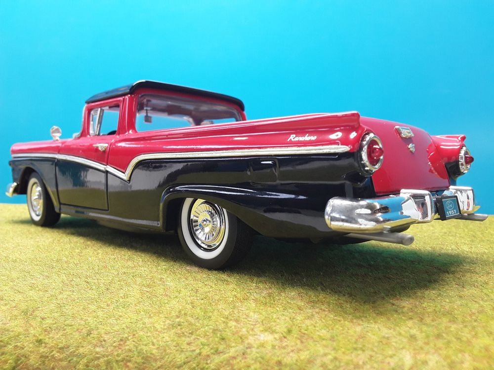 Ford Ranchero __ 1957 __ Road Signature __ metall __ 1:18 (Gebraucht ...