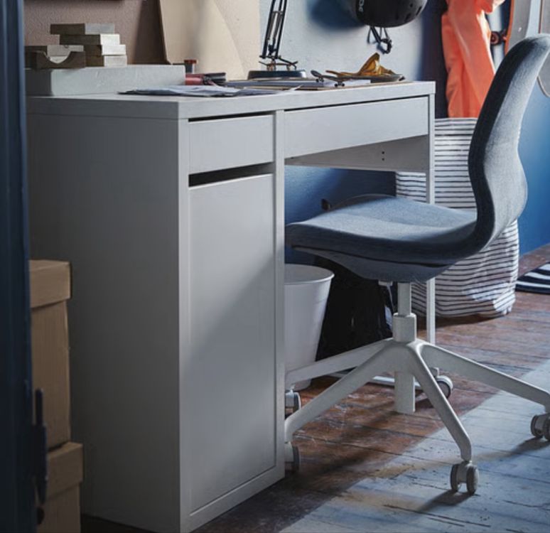 Schreibtisch Micke Ikea - Zustand top (Gebraucht) in Reinach AG für CHF ...