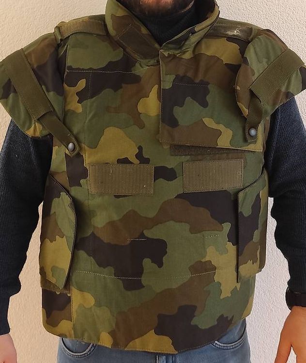 Original Serbische Splitterschutzweste (Gebraucht) in Diepoldsau für ...