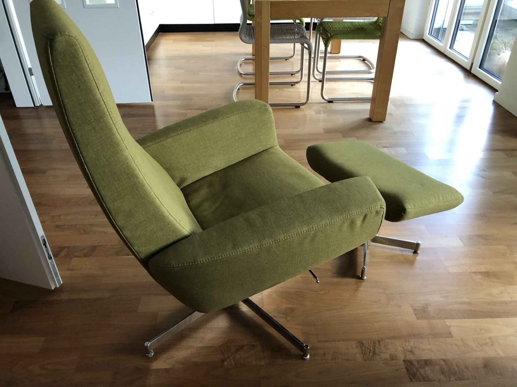 Gemütlicher Sessel mit Hocker, Olive Grün, Top Zustand (Gebraucht) in ...
