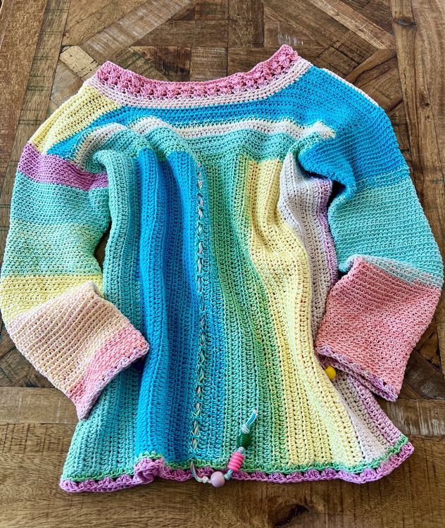 HANDGEFERTIGT - LANGARM HÄKEL PULLI - IN HÜBSCHEM PASTELL (Neu (gemäss ...