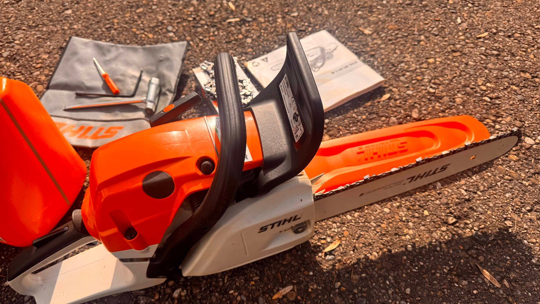 Verkaufe Stihl Motorsäge MS 241C (gebraucht) mit Zubehör (Gebraucht) in ...
