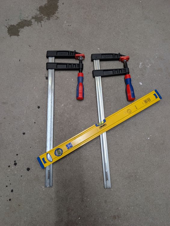 Clamps and Spirit Level - Perfect DIY tools for projects! (Gebraucht ...