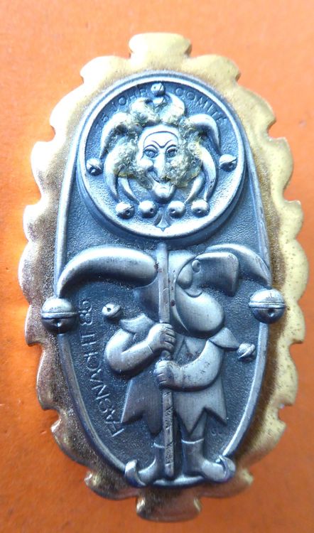 Basler Fasnacht Gold 1985 (Gebraucht) in Aesch BL für CHF 3 – mit Lieferung auf Ricardo kaufen