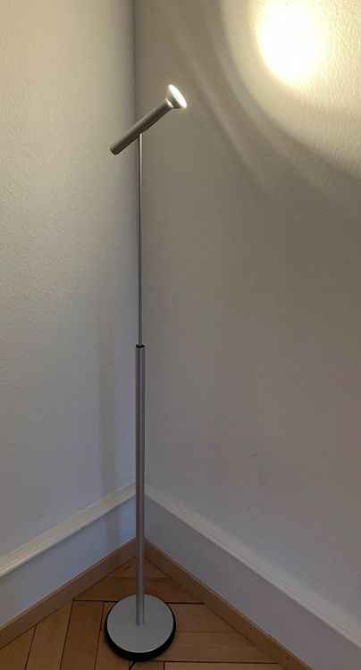 Design Stehlampe höhenverstellbar (Gebraucht) in Basel für CHF 80 – nur Abholung auf Ricardo kaufen