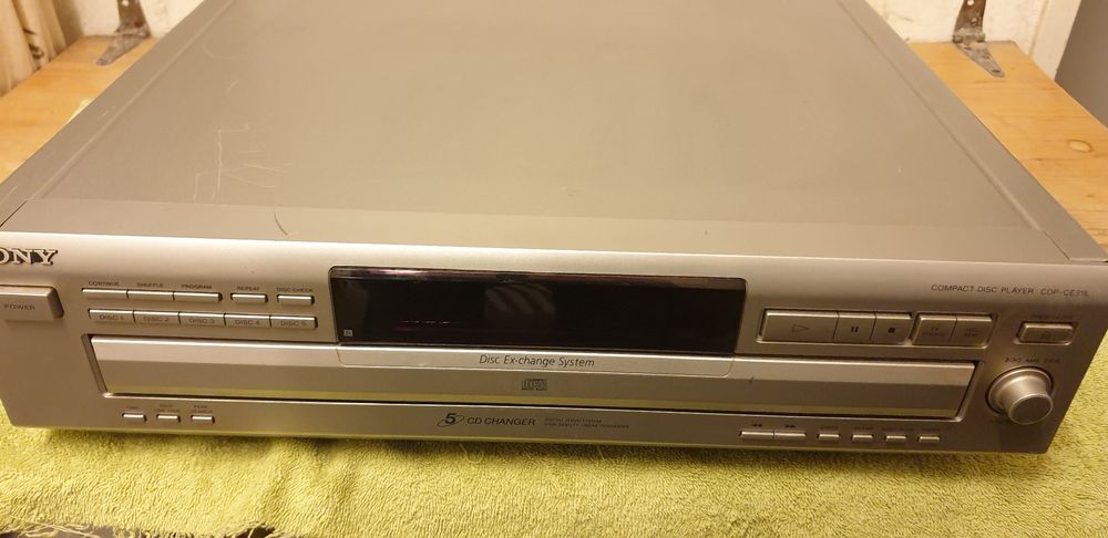 5fach CD-Player Sony (Gebraucht) in Luzern für CHF 50 – mit Lieferung ...