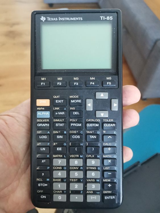 Texas Instruments TI-85 Graphing Calculator (Gebraucht) in Chur für CHF ...