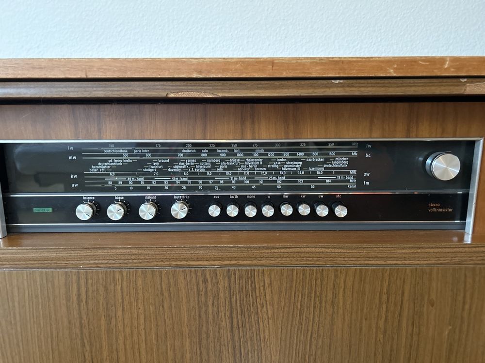70er Jahre Radiomöbel mit Plattenspieler (Gebraucht) in Zürich für CHF ...