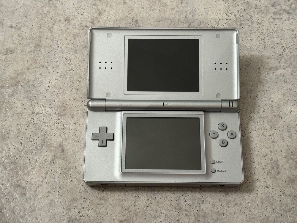 Nintendo DS Lite (Gebraucht) in Kaiseraugst für CHF 35 – mit Lieferung ...