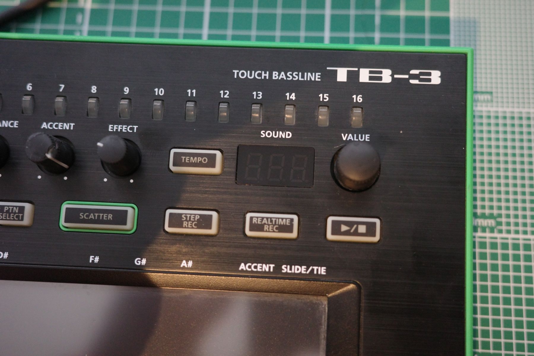 Roland TB-3 Touch Bassline, Acid Bass & Leads (Gebraucht) in Zürich für ...