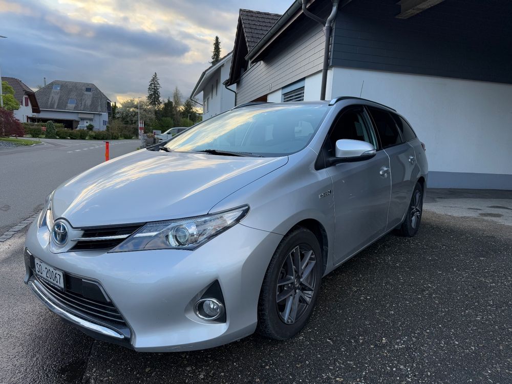 TOYOTA Auris Touring Sports 1.8 HSD Hybrid **Frisch ab MFK** (Gebraucht) in Obergerlafingen für ...
