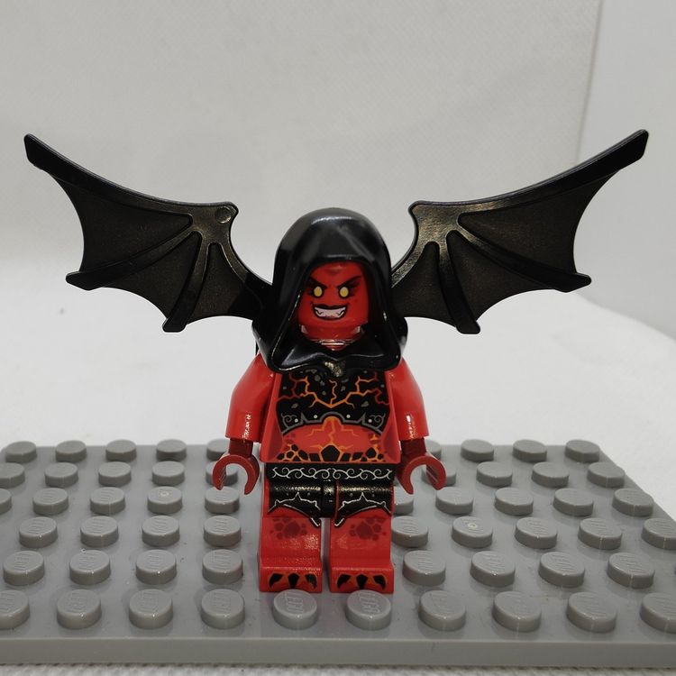 Lego, Minifigur "NEXO KNIGHTS, Ultimate Lavaria" (Gebraucht) in Luzern ...