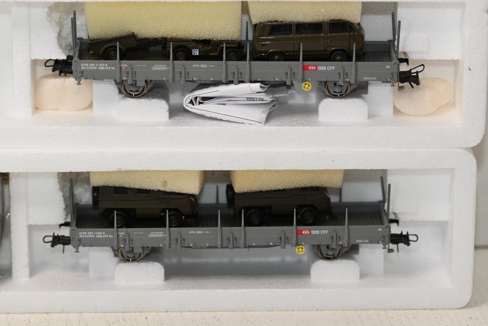 SBB Ks mit Armee Fahrzeugen Roco HO/DC 2er Set mit OVP | Kaufen auf Ricardo