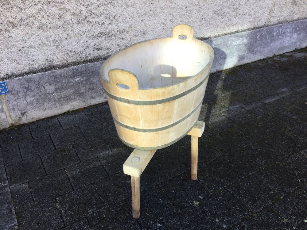 Alte grosse Holz Waschzaine oder Bottich Stande Zuber (Gebraucht) in ...