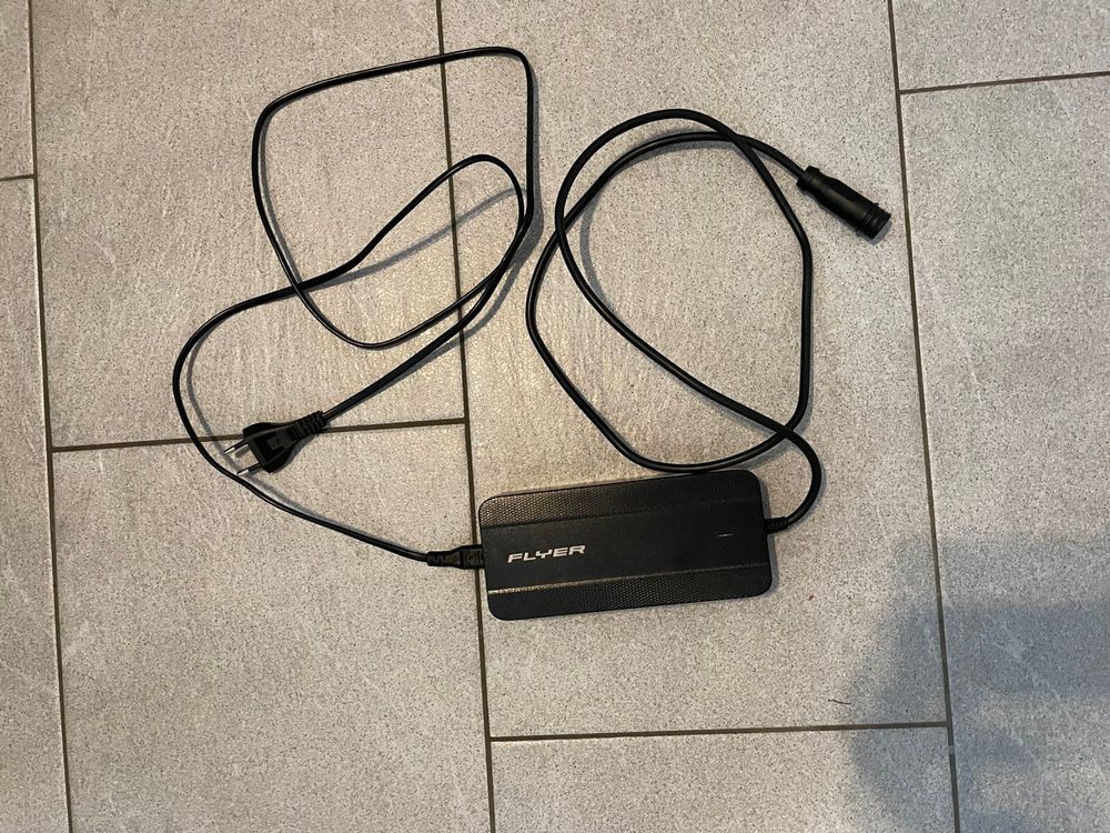 Flyer Ladegerät (Li-ion Battery Charger 4a) (Gebraucht) in Oftringen ...