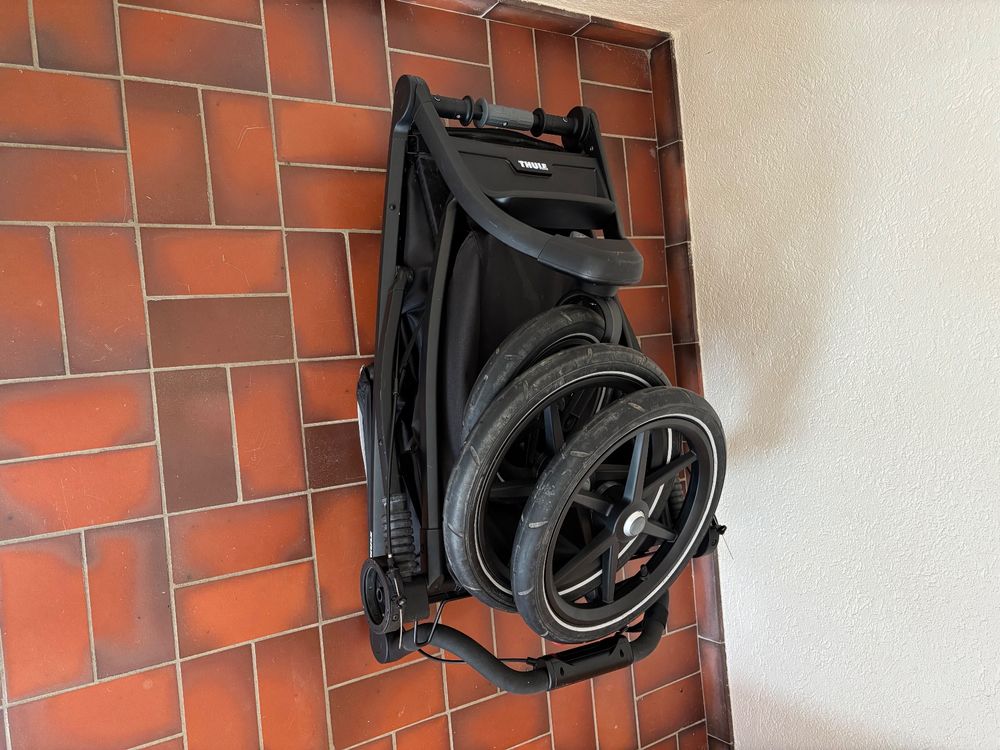 Thule urban glide 2 + nacelle (Gebraucht) in Estavannens für CHF 700 ...