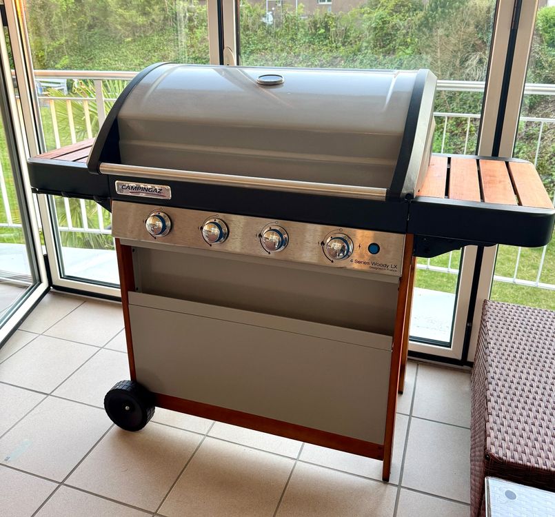 CAMPINGAZ Gasgrill BBQ 4 series woody XL (Gebraucht) in Kloten für CHF 101 – nur Abholung auf ...