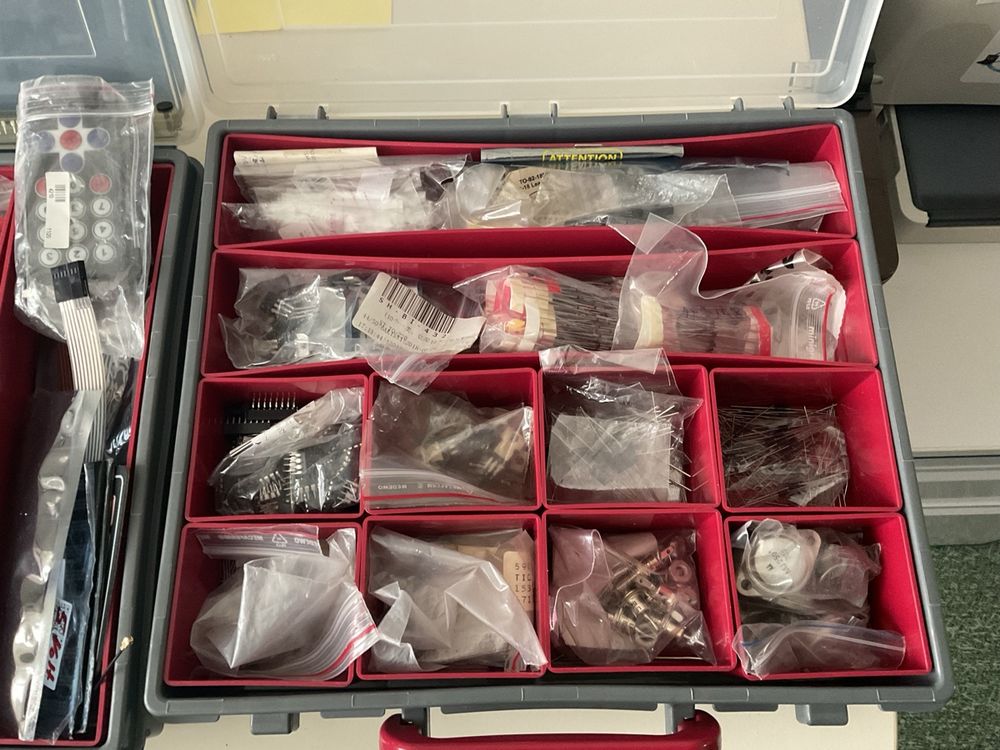 Elektronische Bauteile (Neu (gemäss Beschreibung)) in Tuggen für CHF ...