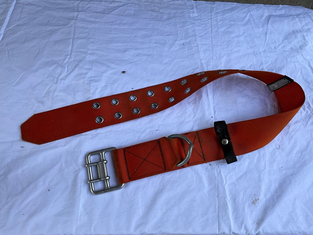 Feuerwehr Gurt Meister Cie AG 1996 (Gebraucht) in Langenthal für CHF 29 – nur Abholung auf ...