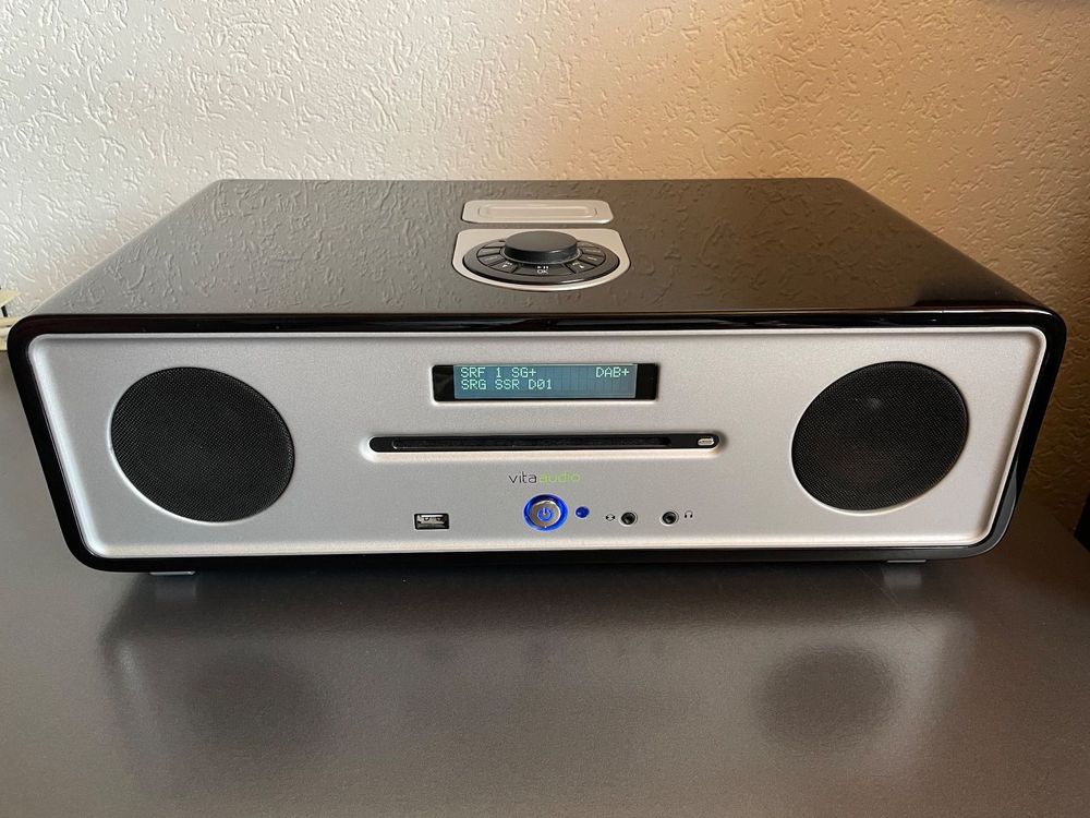 Hifi System Vita R4 mit DAB+, CD Player u. iPad Dock (Gebraucht) in Wil ...