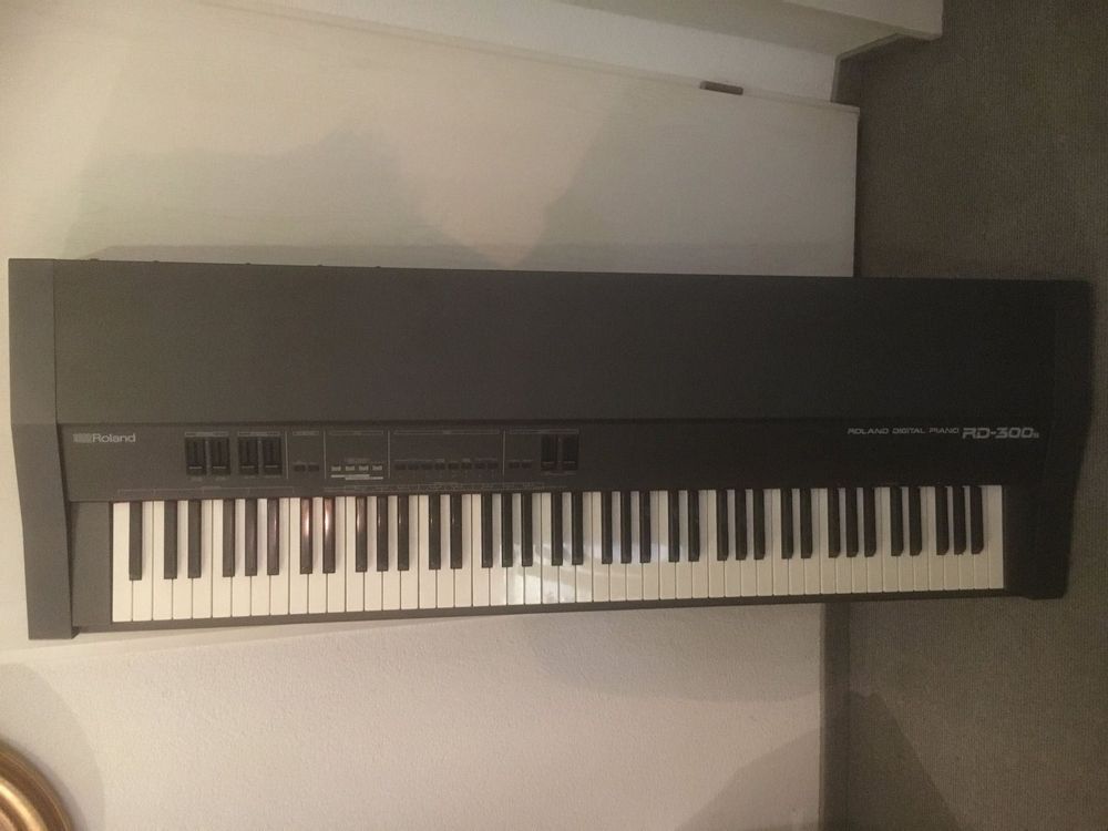 super Digital Piano Roland RD-300s (Gebraucht) in für CHF 325 – nur ...