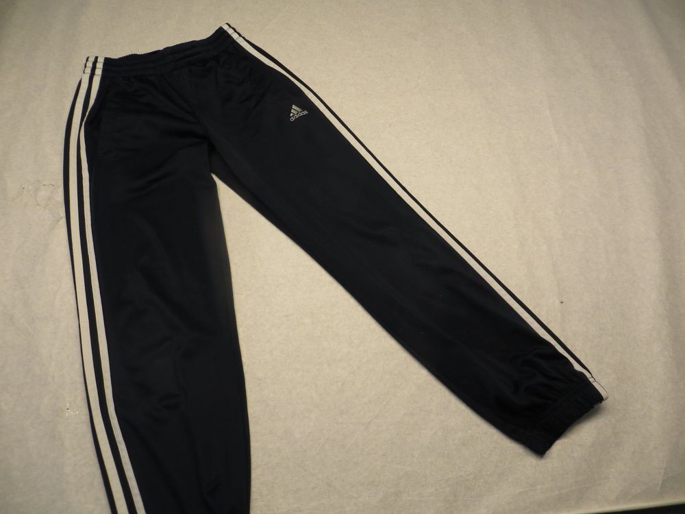 Adidas Trainerhose Gr. 140 für Boys or Girls | Kaufen auf Ricardo