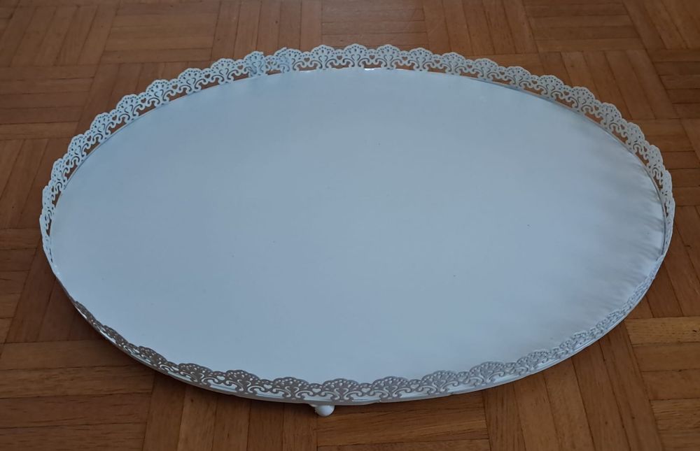 Weisses Dekotablett, Vintage Tablett, Metalltablett, rund | Kaufen auf ...