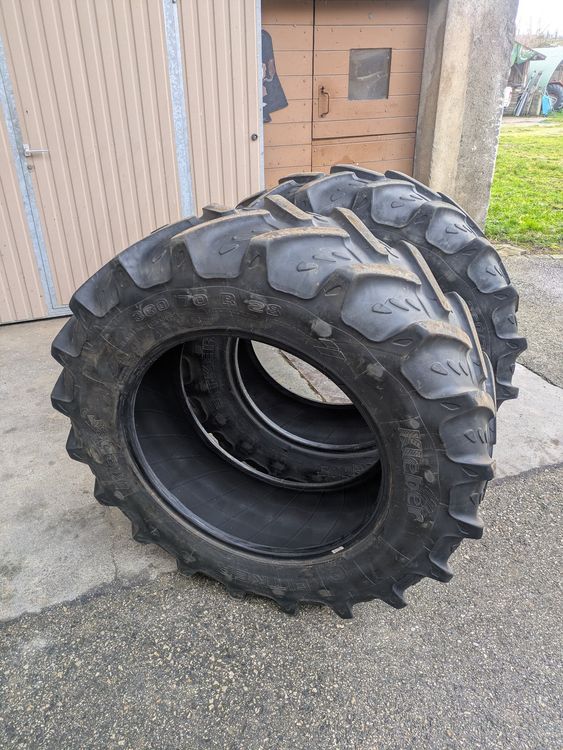 Pneus 360/70R28 (Gebraucht) in Vullierens für CHF 50 – nur Abholung auf ...