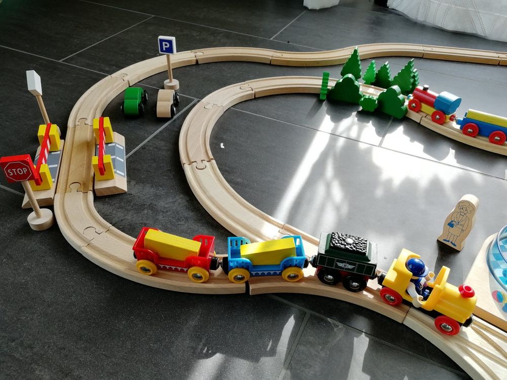 Grosse Holzeisenbahn Brio Zoo & zusätzliche Züge & Schienen | Kaufen ...
