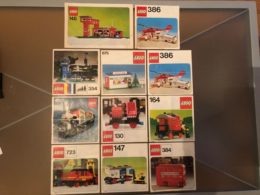 Lot d'instructions de montage Lego Vintage (D'occasion) à Fribourg pour ...