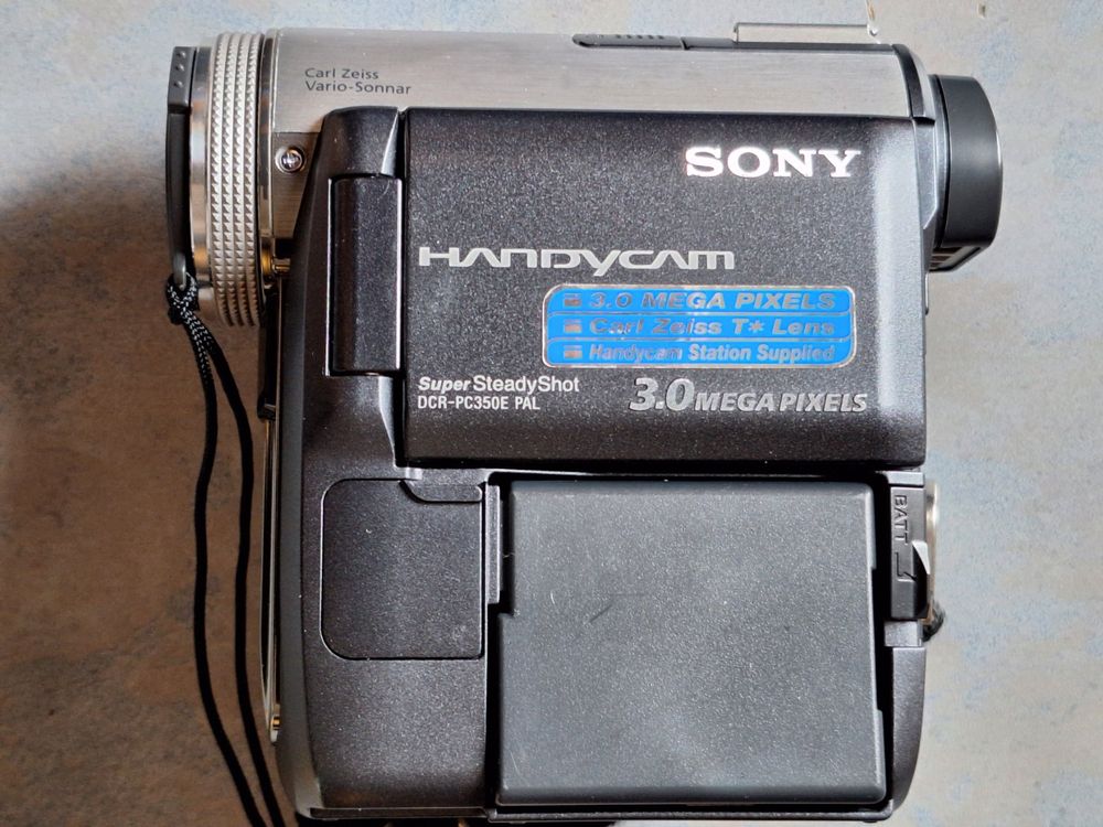 SONY Handycam DCR-PC350E (Gebraucht) in Bière für CHF 55 – mit ...