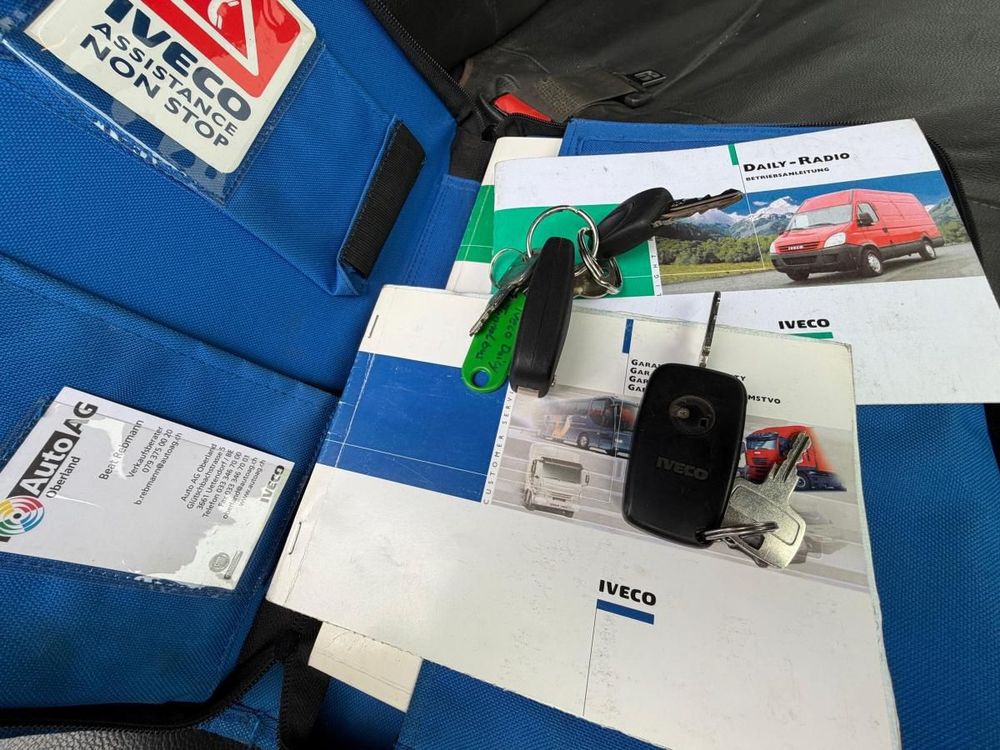 Iveco Daily 🚐 – Anhängerkupplung, 6 Sitzplätze, robust (Gebraucht) in ...