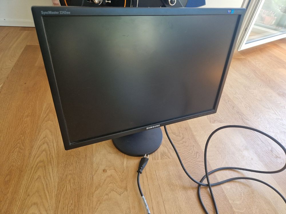 Monitor Samsung 2243BW (Gebraucht) in Zürich für CHF 1 – nur Abholung ...