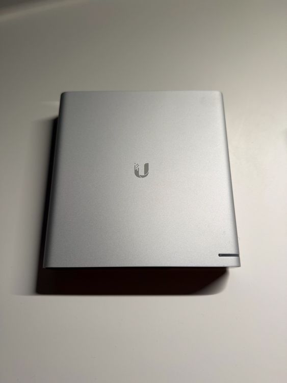 Ubiquiti UniFi Cloud Key Plus Gen 2 (Gebraucht) in Ennetbürgen für CHF ...